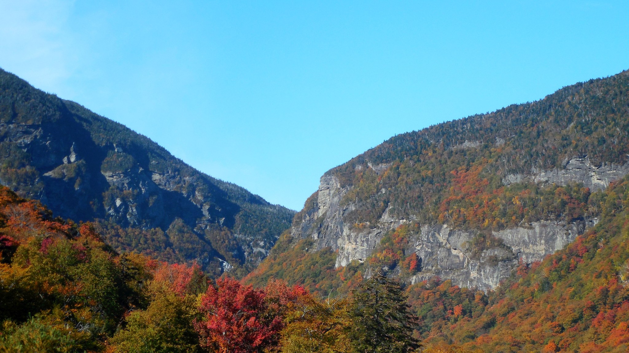 Smugglers’ Notch: Vermont’s Hidden Gem – Green Mountain Peaks